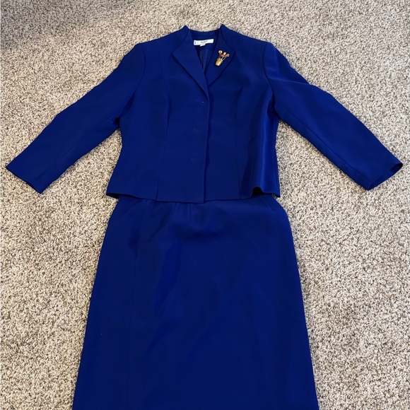 Le Suit | Other | Le Suit Blue Textured Vneck Suit Set | Poshmark